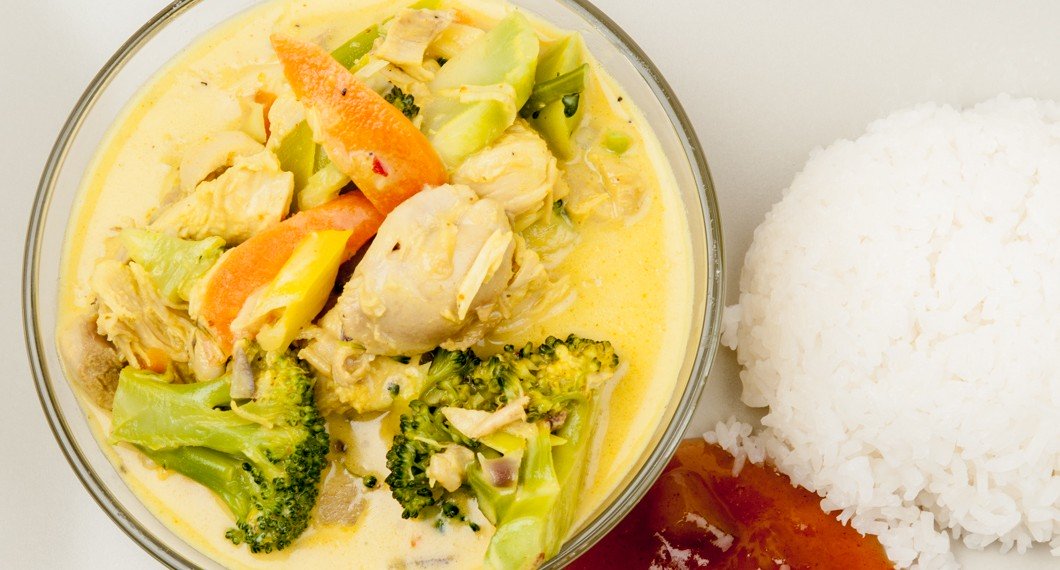 Kyckling med currysås, grönsaker, ris | Receptfavoriter