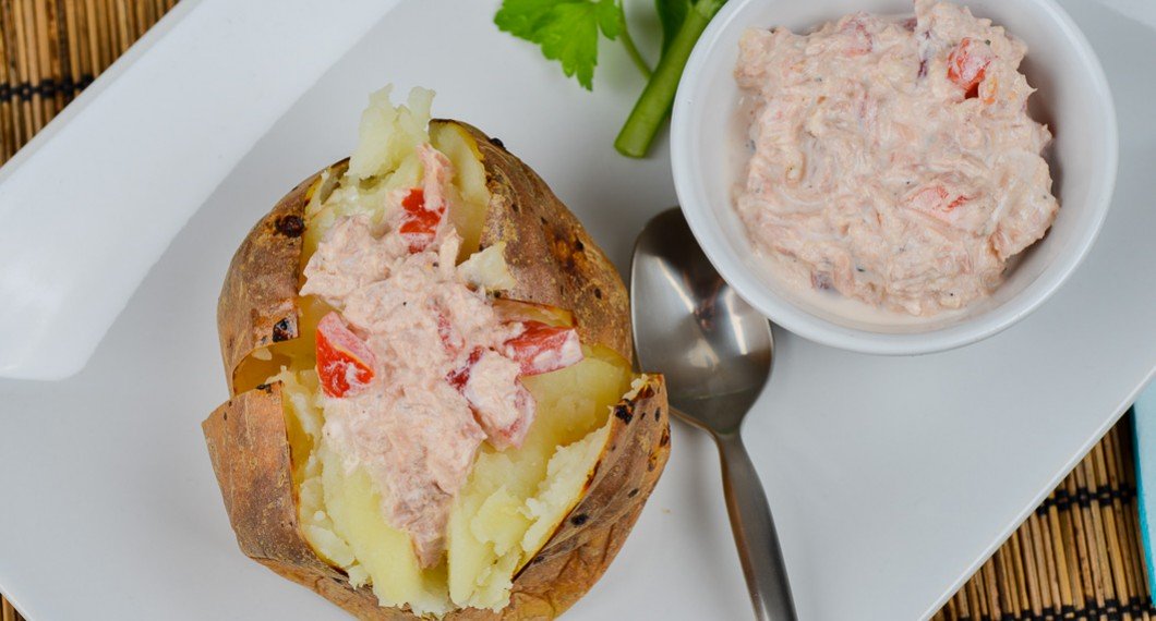 Bakad potatis med tonfiskröra | Receptfavoriter